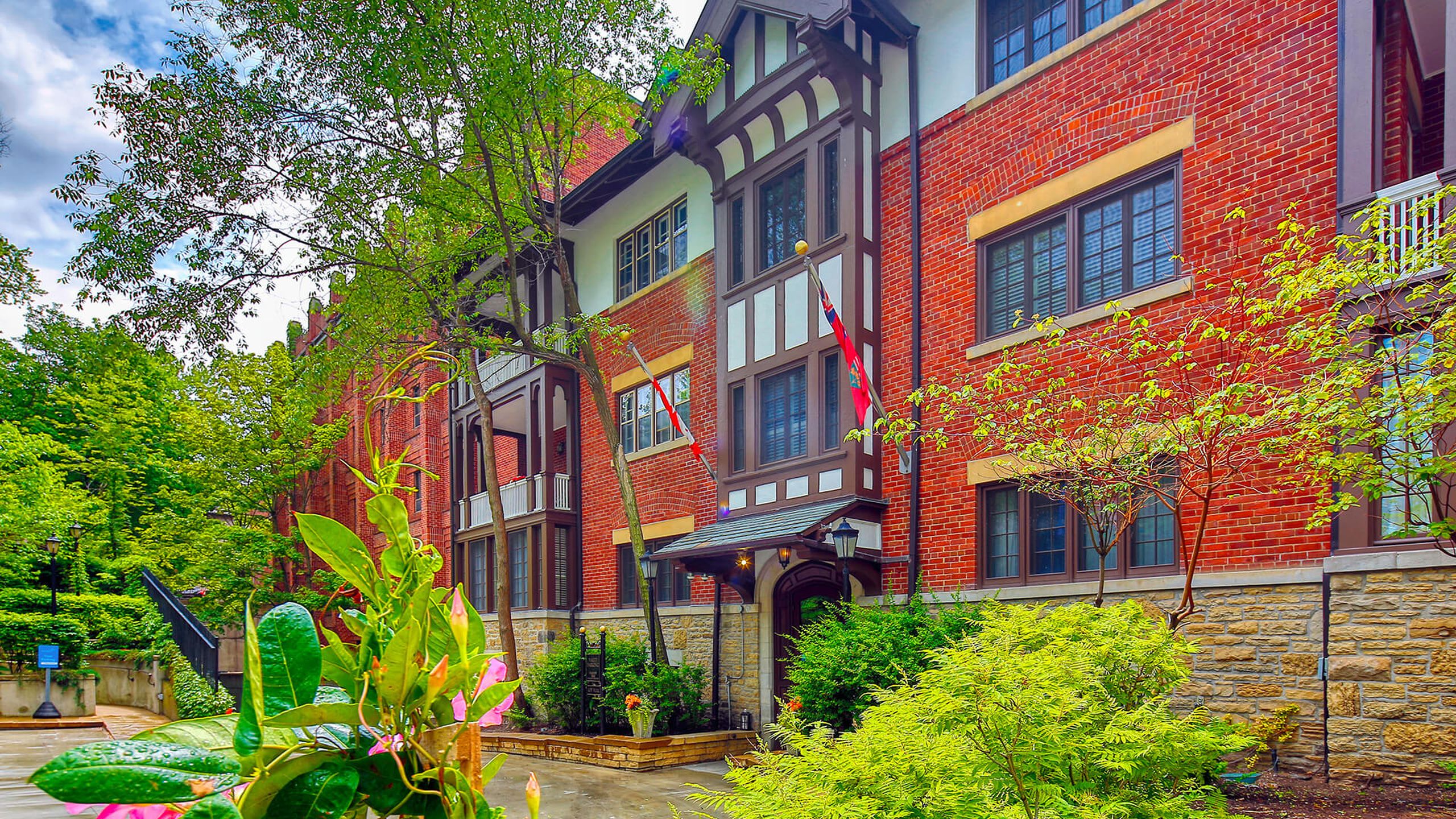 Toronto Retirement Homes, Senior Living, Housing Care, Communities Ontario