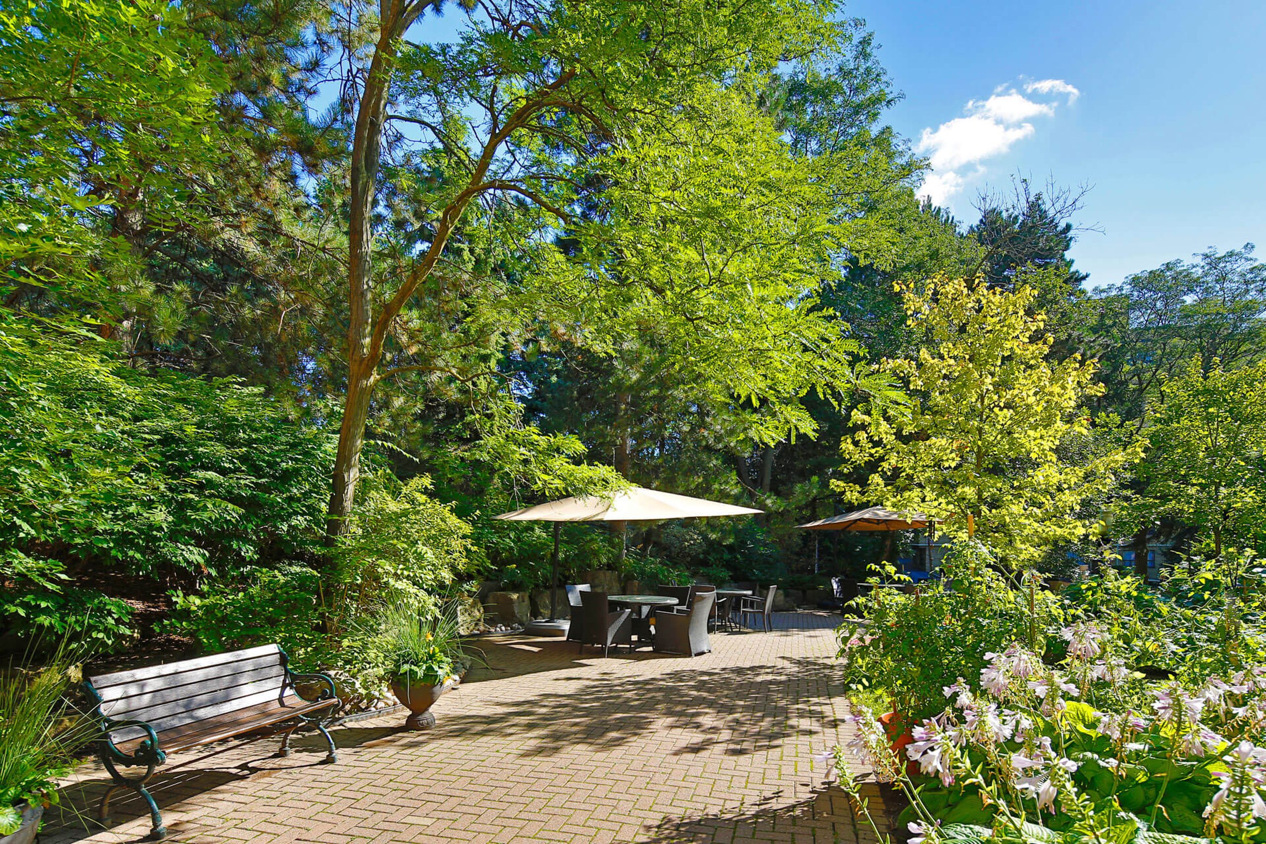 Toronto Retirement Homes, Senior Living, Housing Care, Communities Ontario