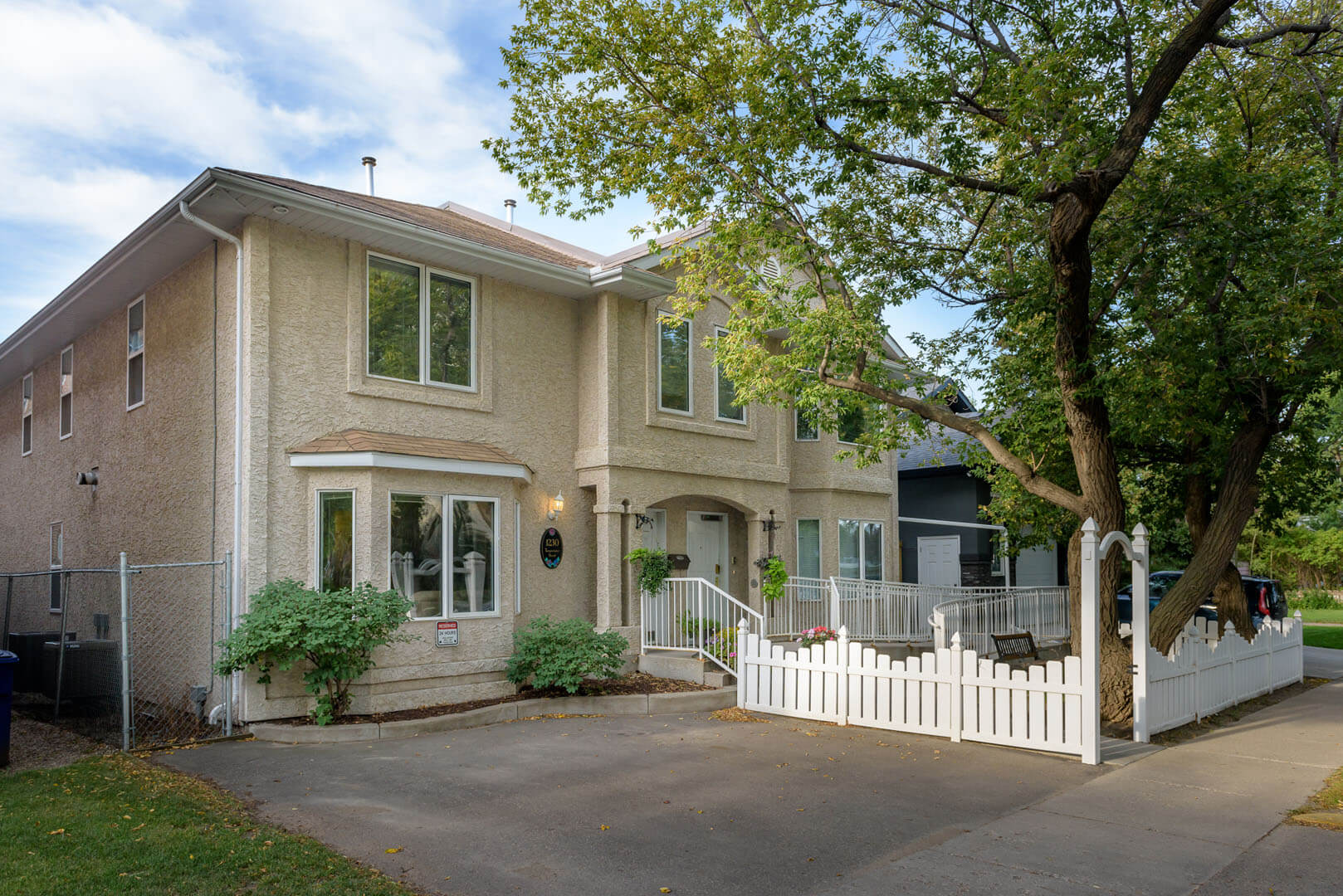 Bethany Manor 55 plus living, Retirement home, Saskatoon, SK, Senior ...