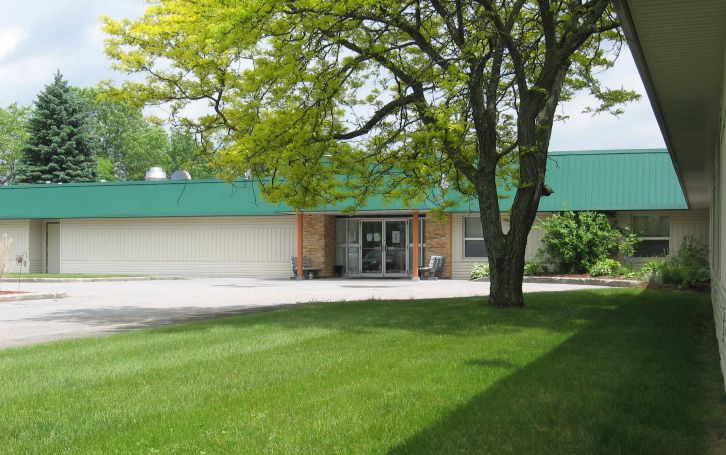 Pine Meadow Nursing Home, Retirement home, Northbrook, ON, Senior ...